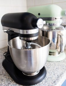 De KitchenAid Mini vs Artisan - OhMyFoodness