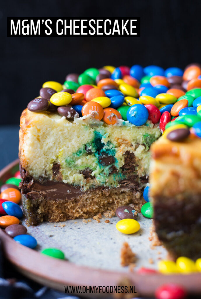 M&M's Cheesecake - OhMyFoodness