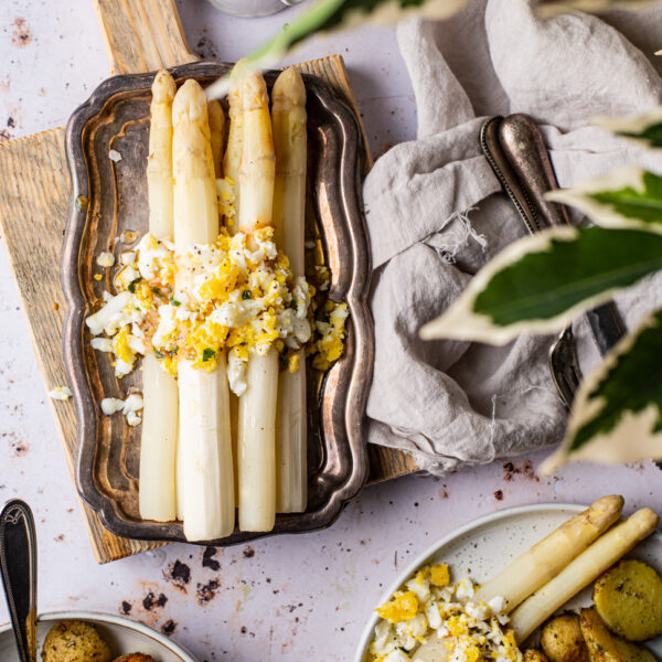 Gegratineerde ovenschotel met witte asperges en beenham - OhMyFoodness