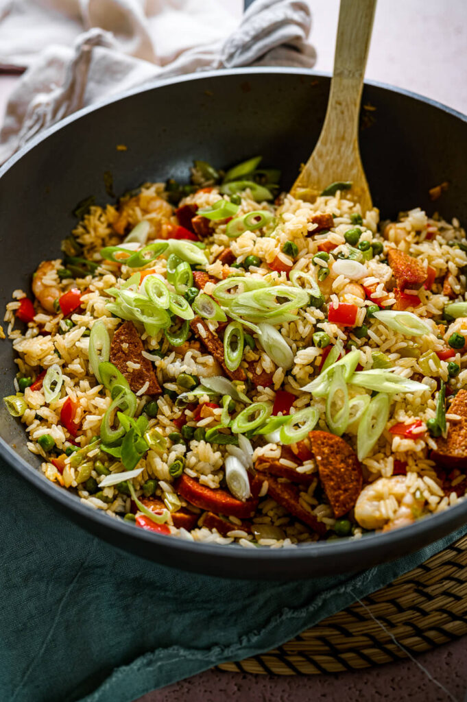 Gebakken rijst recept met garnalen en chorizo - OhMyFoodness