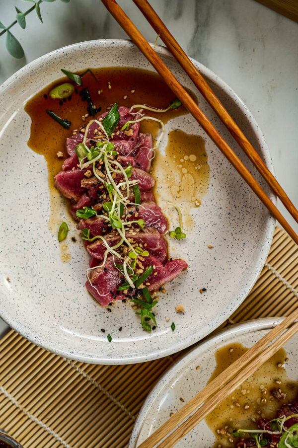Beef Tataki met ponzu & sesam - OhMyFoodness